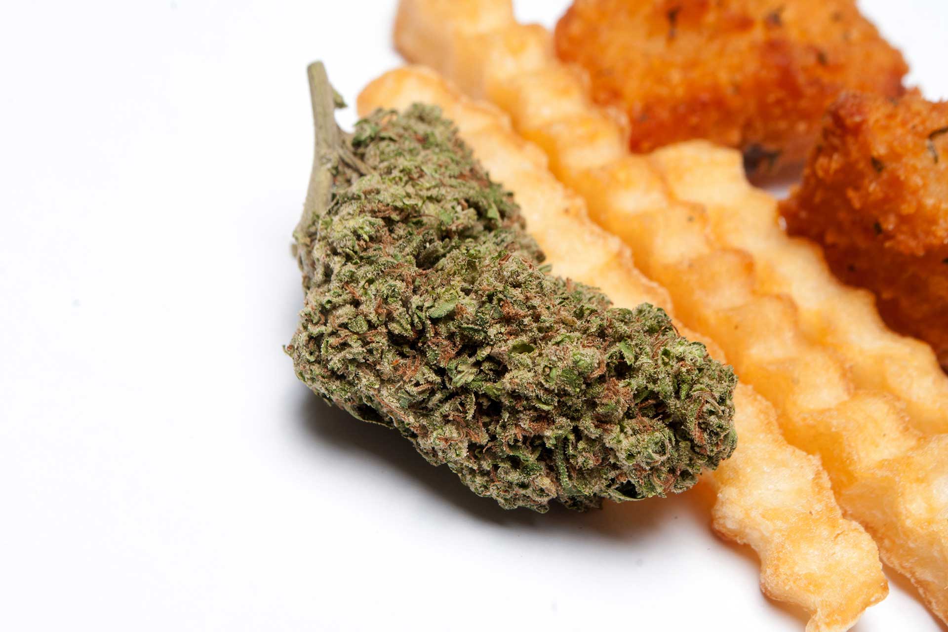 Which Foods to Avoid When Smoking Or Eating Cannabis